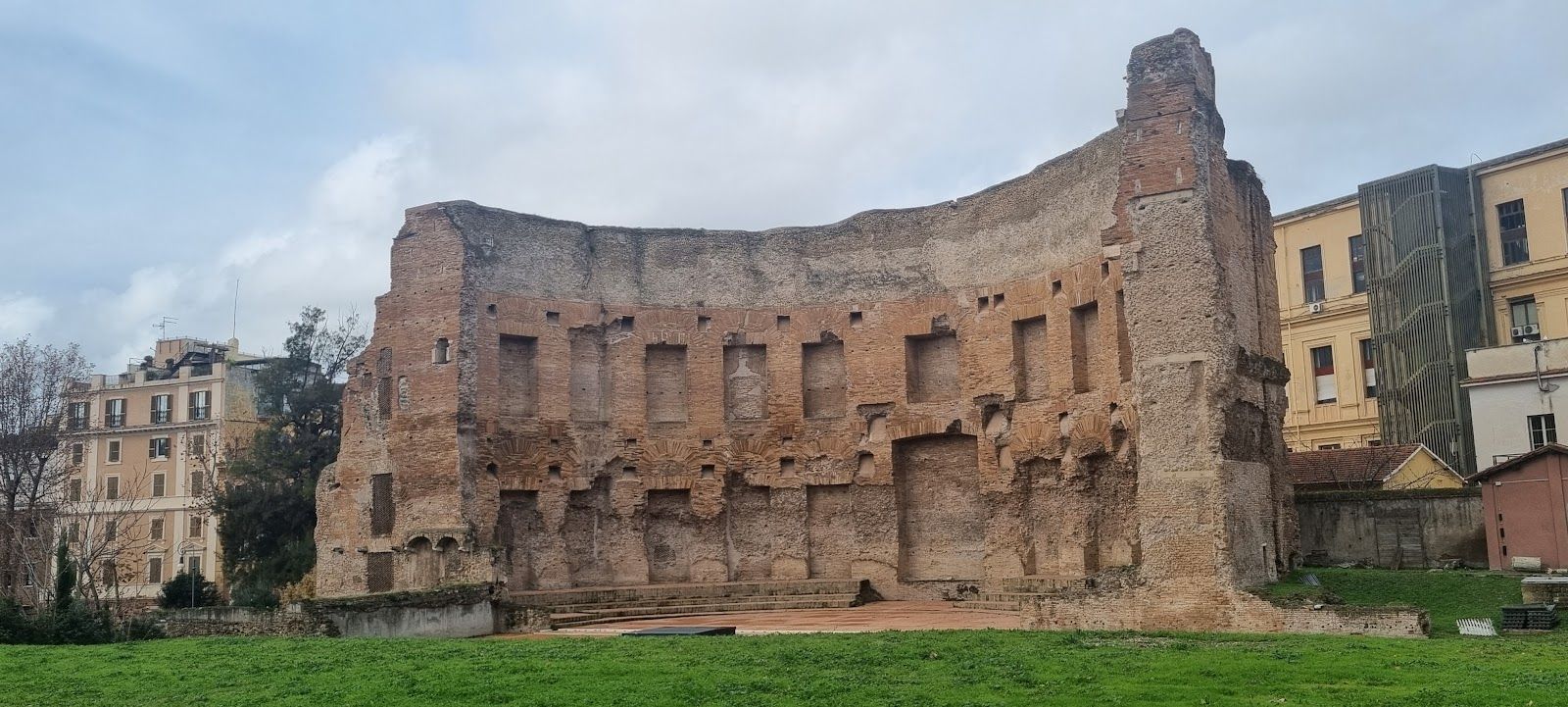Explore Rome's Heart: In-App Audio Tour of Ancient Wonders book in Rome ...